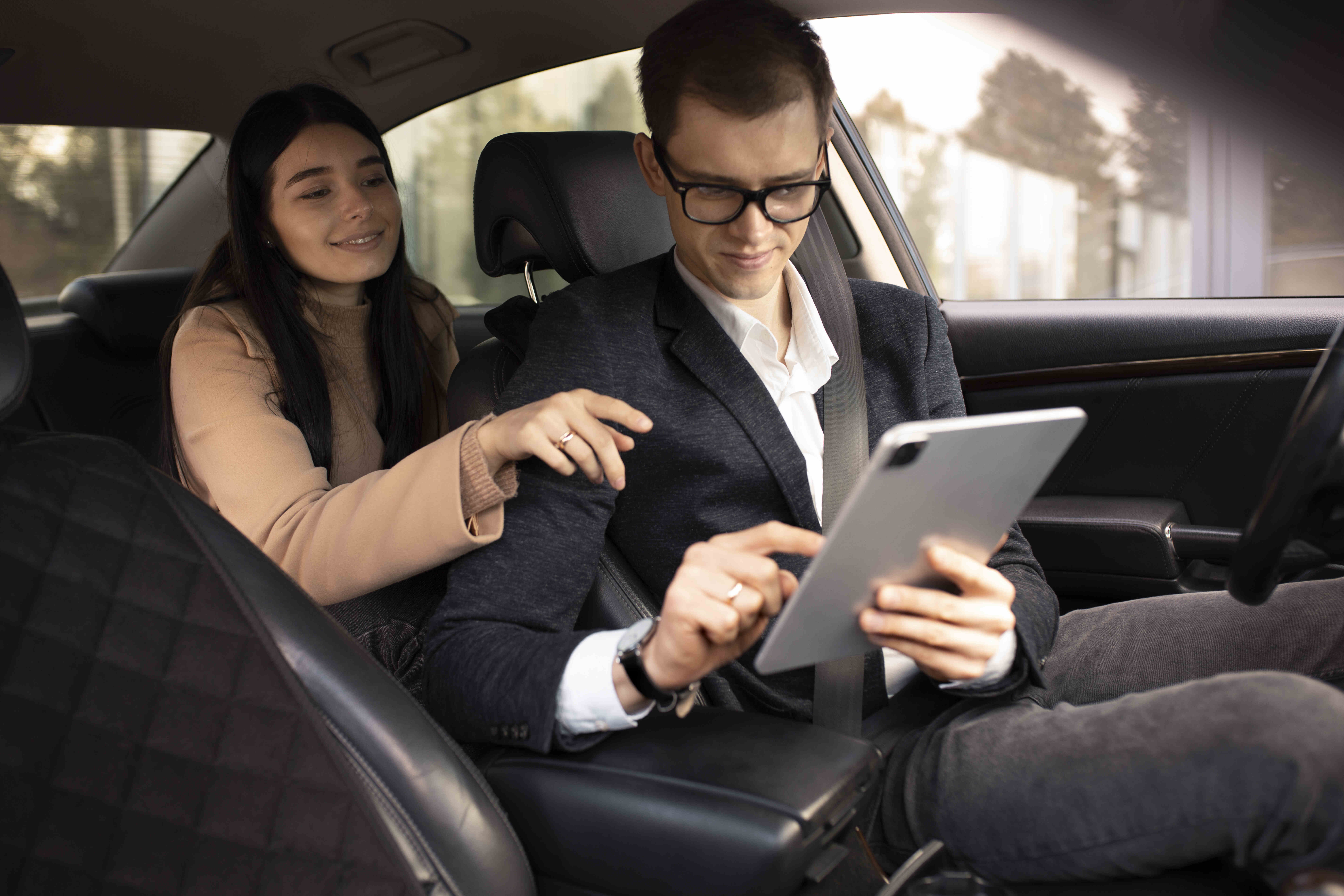 renting a car with a driver in dubai: how to pros cons